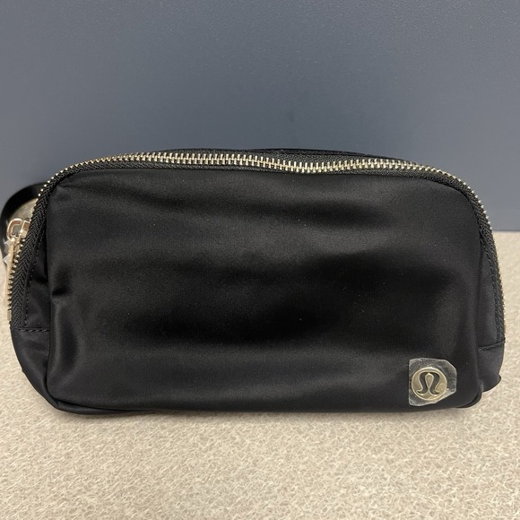 lululemon athletica | Bags | Lululemon Everywhere L Black Belt Bag ...
